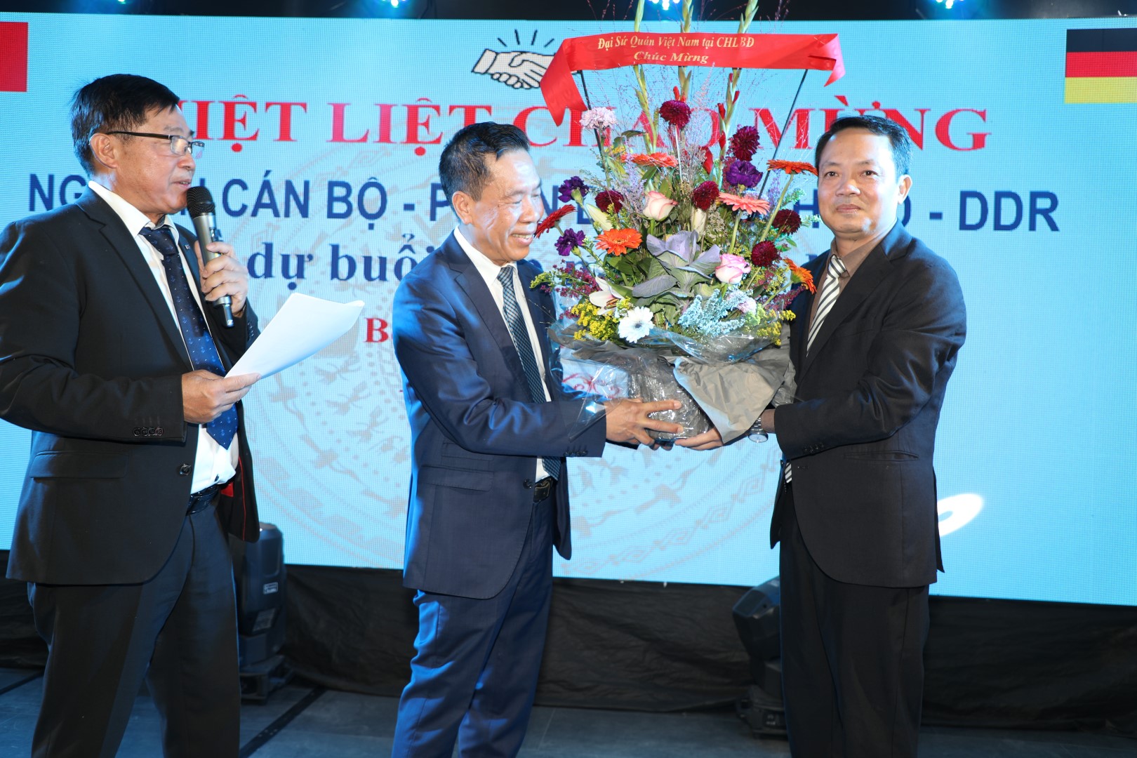 Sơ lựợc về 44 năm hợp tác lao động và sự hình thành, phát triển, hội ...