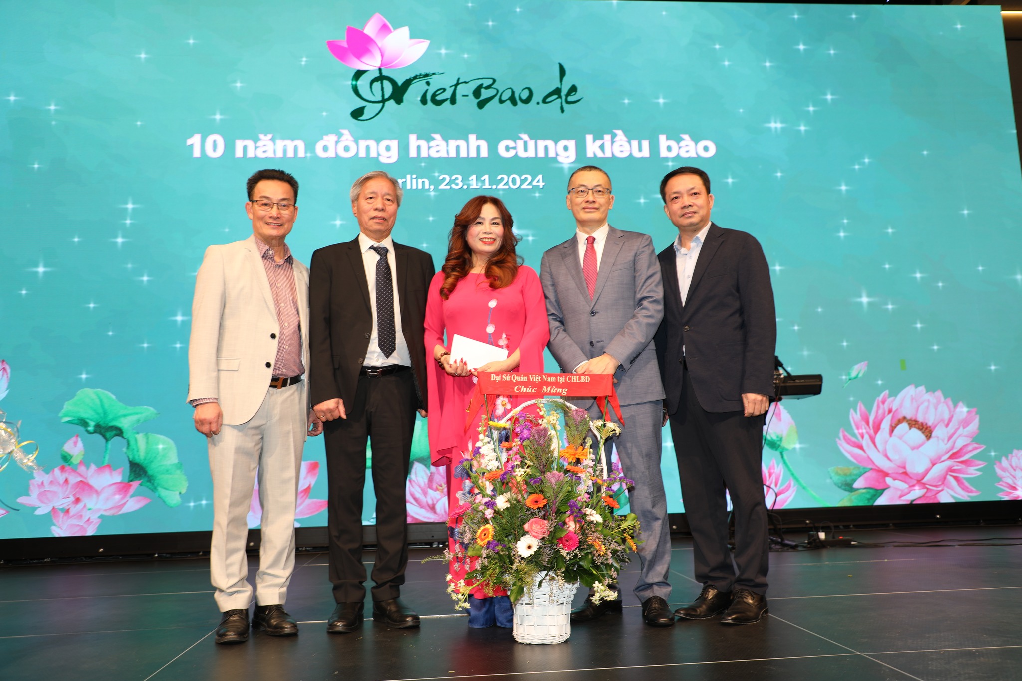 ALBUM: KỂ VỀ LỄ KỶ NIỆM ´10 NĂM VIET-BAO.DE ĐỒNG HÀNH CÙNG CỘNG ĐỒNG ...